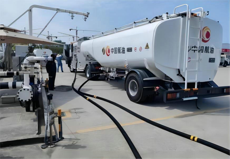 Wholesale KL Aviation Aircraft Refueler Truck 35KL with Refueling ...