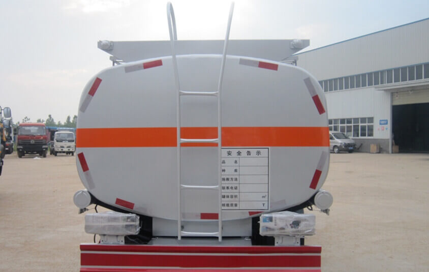 Dongfeng 4x2 Small Oil Delivery Truck Capacity 8000L - Hubei Dong Runze ...