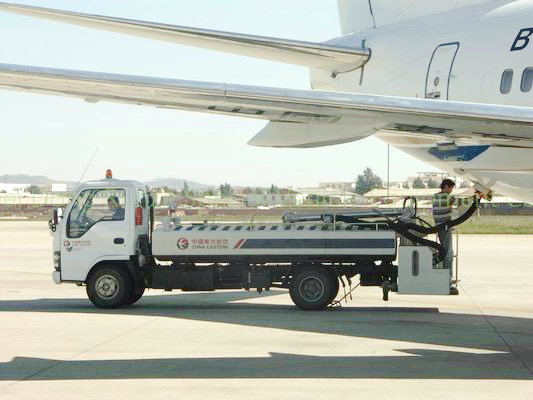 ISUZU Air-craft Lavatory Service Vehicle www.truckinchina.com